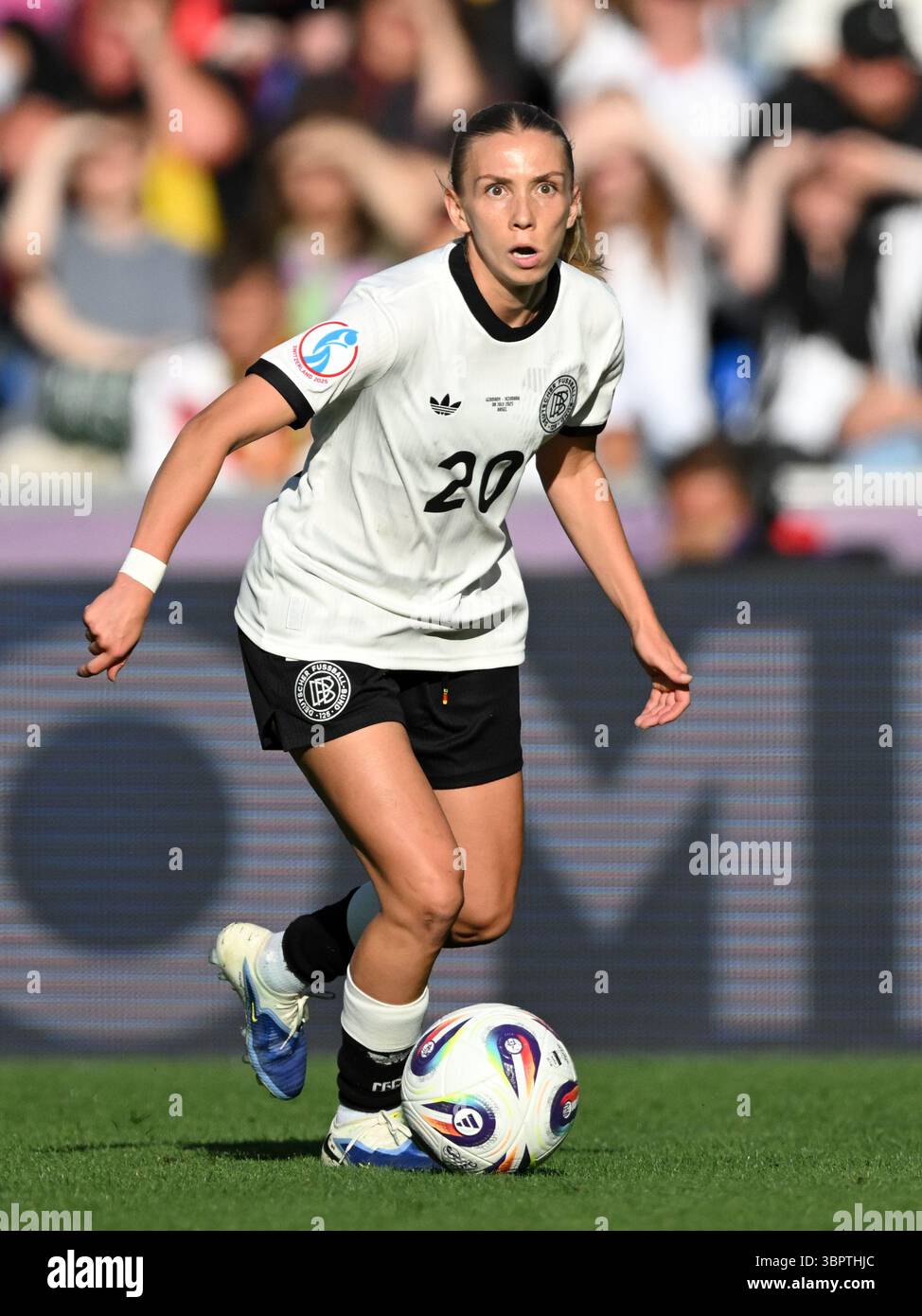 BASEL - Elisa Sens of Germany during the European Championship Group C ...