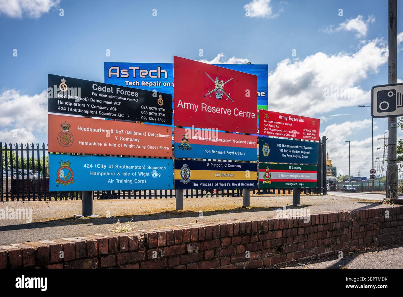 Southampton army centre hi-res stock photography and images - Alamy