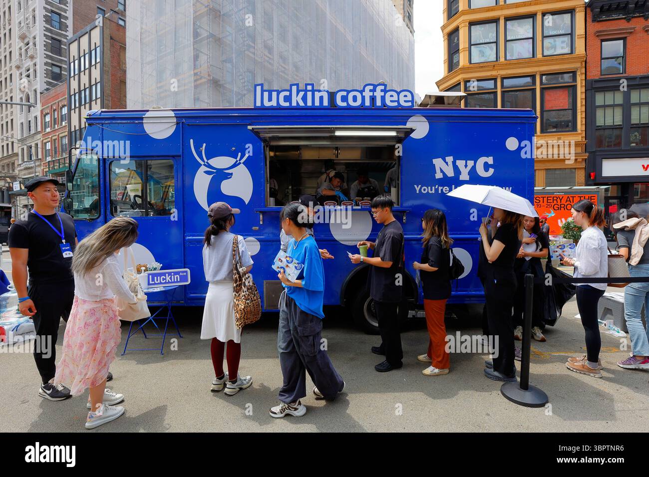 New york city luckin coffee hi-res stock photography and images - Alamy