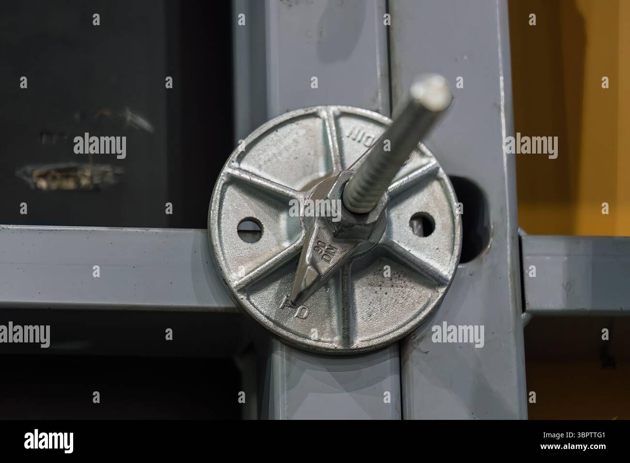 Connector with captive support plate Stock Photo - Alamy