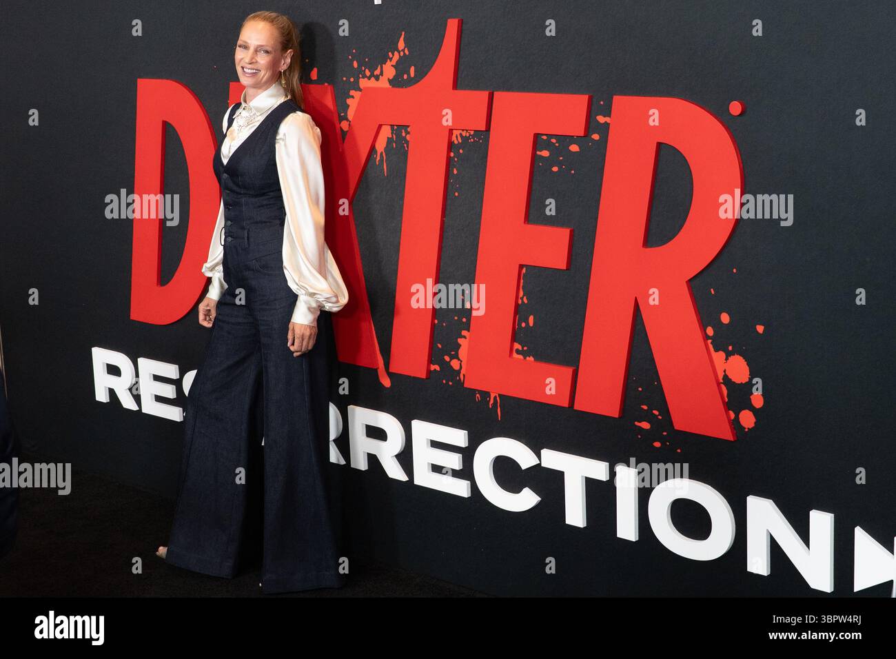Uma Thurman arrives on the red carpet at the world premiere of 'Dexter ...