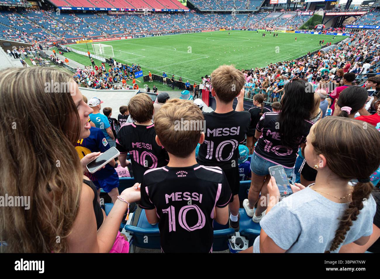 Messi young hi-res stock photography and images - Alamy