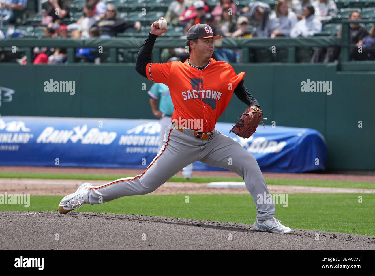 June 222025: Sacramento pitcher Kai Wei Teng (41) throws a pitch during ...