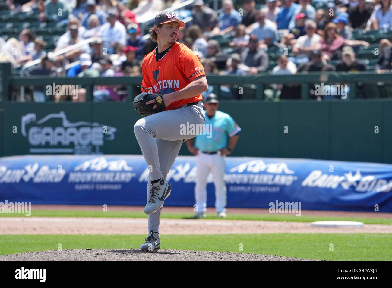 June 222025: Sacramento pitcher Trent Harris (51) throws a pitch during ...