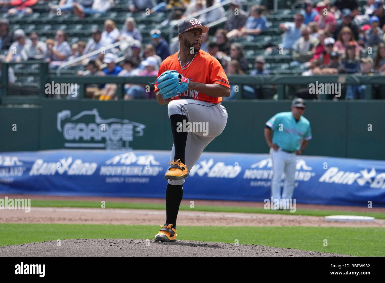 June 222025: Sacramento pitcher Miguel Diaz (15) throws a pitch during ...