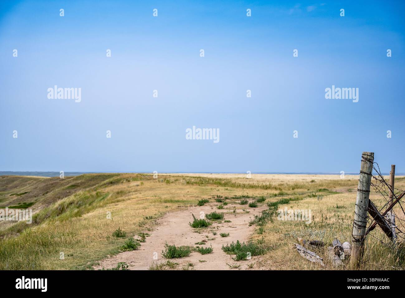 Buffalo Gap National Grassland overlook to a tributary of the Cheyenne ...