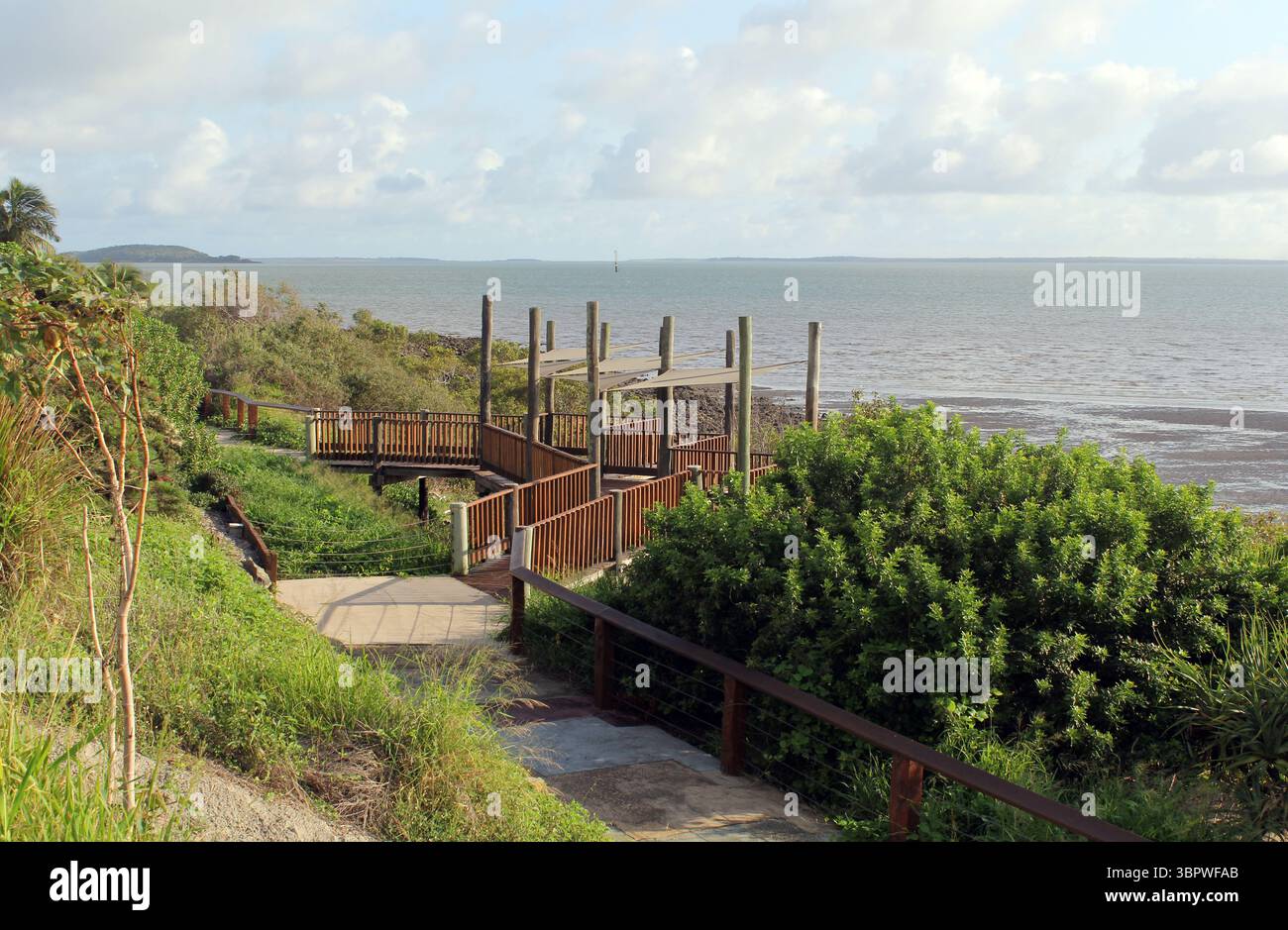 Viewing platform overlooking the ocean at the Port Curtis Foreshore in ...