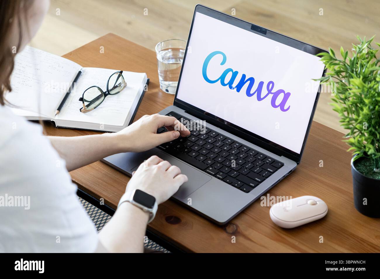 Canva project hi-res stock photography and images - Alamy
