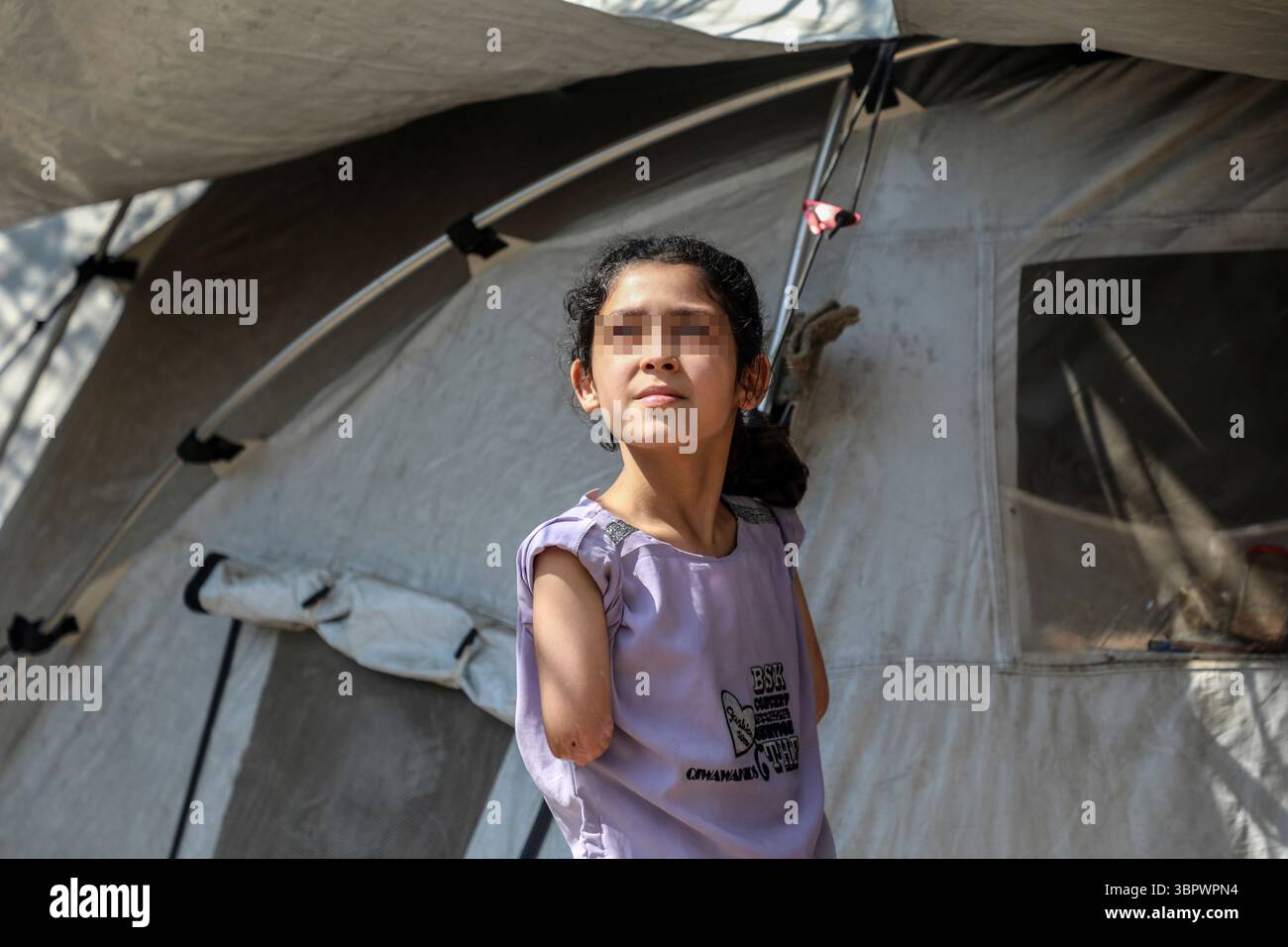 (250710) -- GAZA, July 10, 2025 (Xinhua) -- Sara al-Borsh is seen near ...