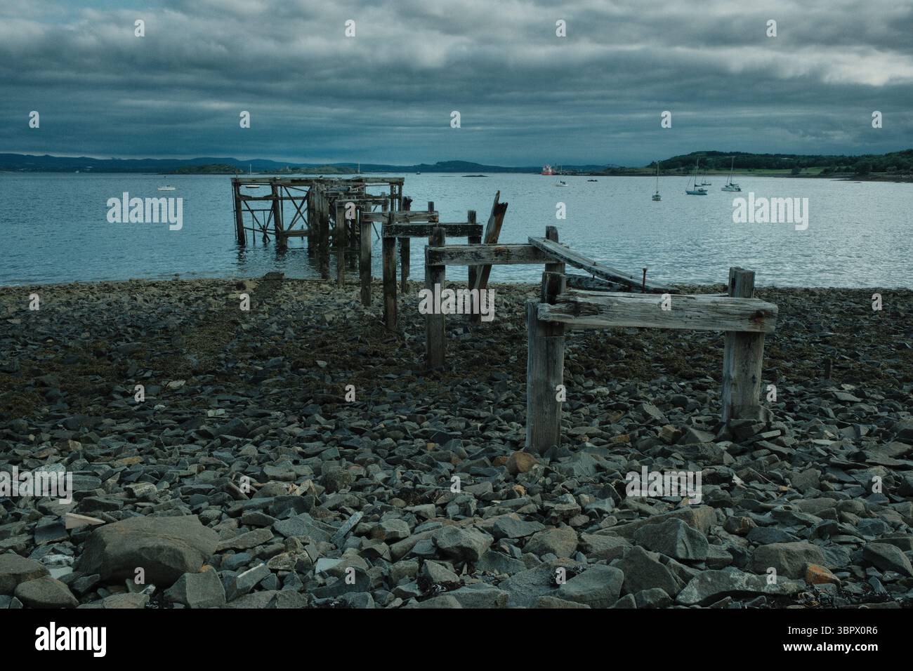 Hawkcraig pier hi-res stock photography and images - Alamy