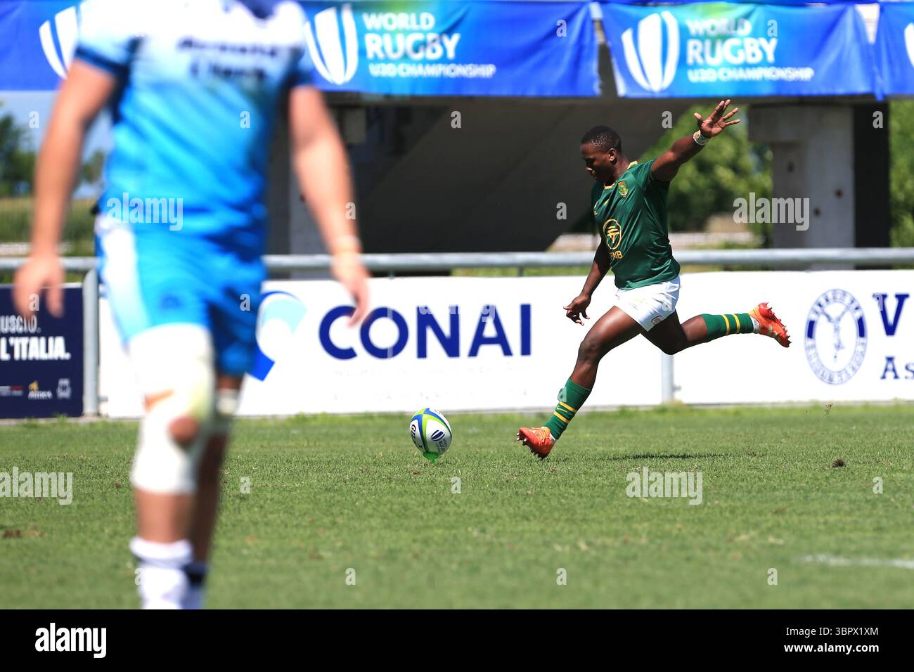 Calvisano, Italy. 09 Jul 2025. South Africa's player Vusi Moyo kicks ...