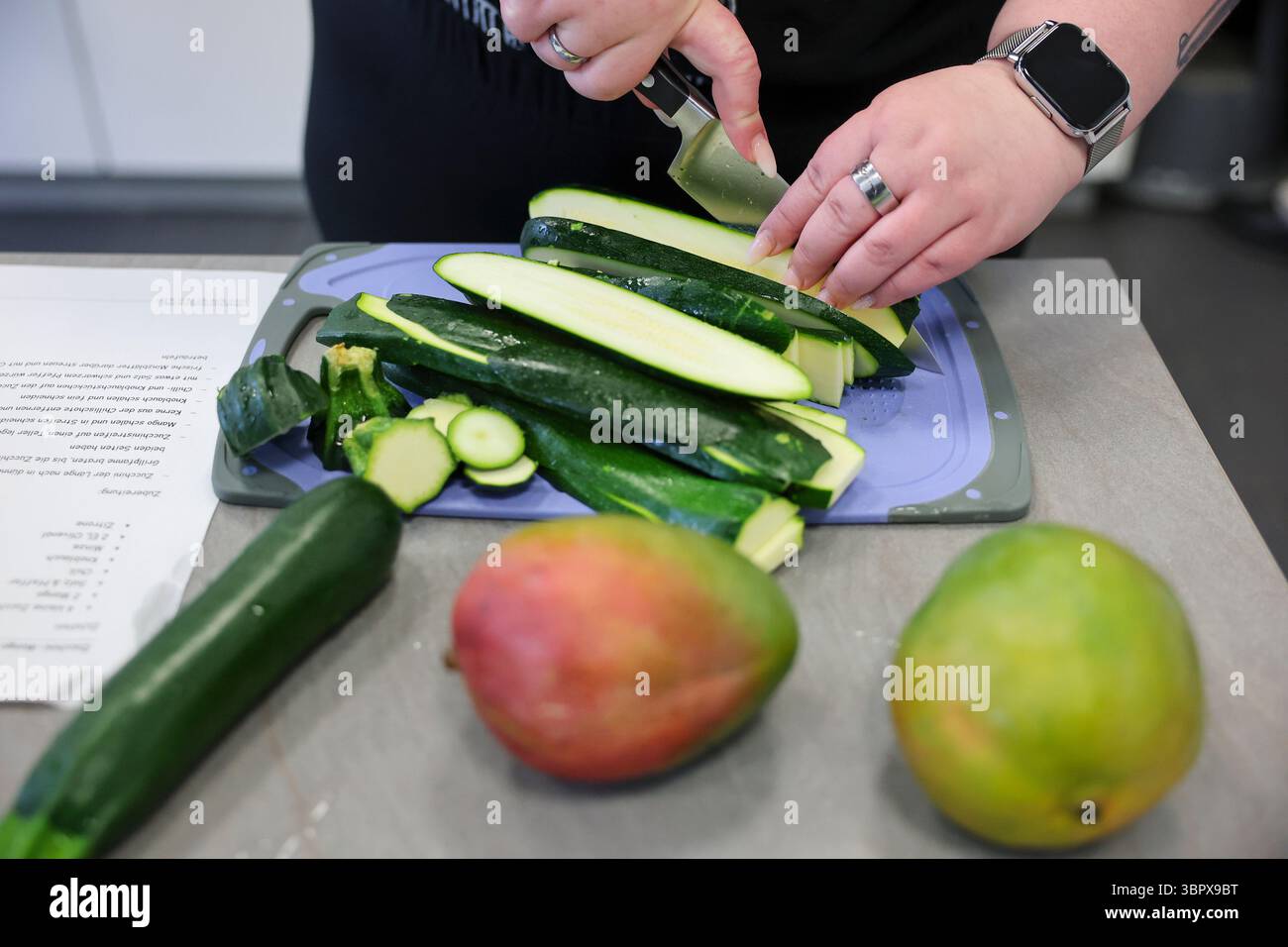 Morbidly obese woman hi-res stock photography and images - Alamy