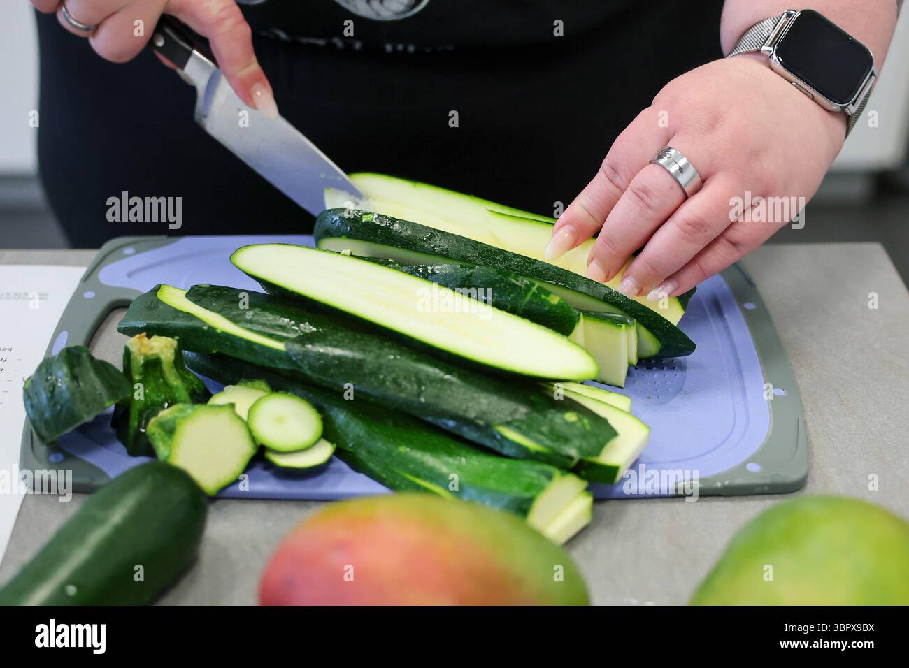 Morbidly obese woman hi-res stock photography and images - Alamy