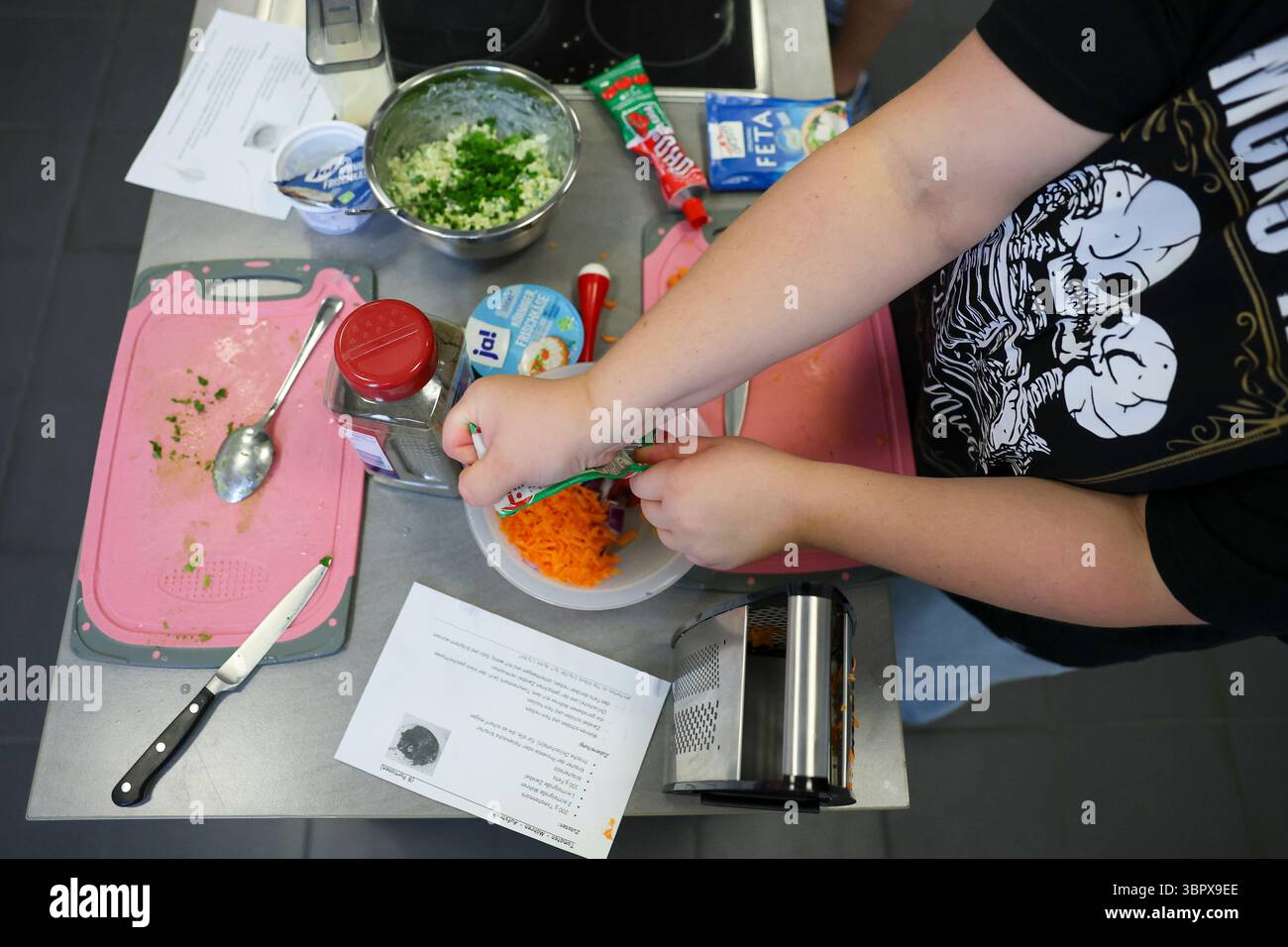 Morbidly obese woman hi-res stock photography and images - Alamy