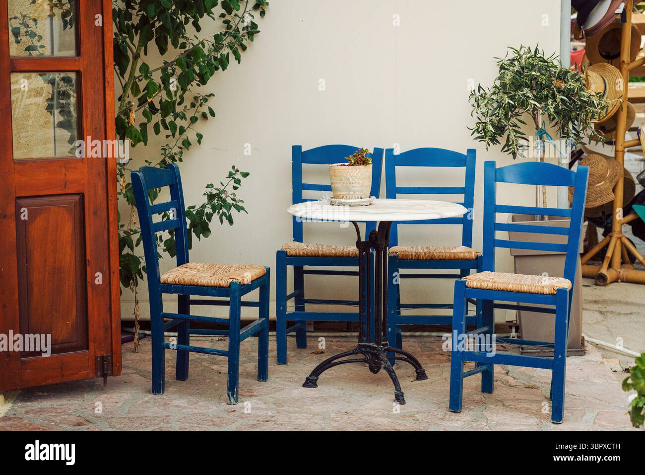 Traditional Greek Cafe Stock Photo - Alamy