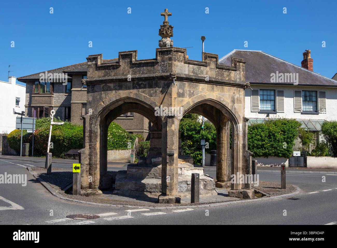 Somerset, UK - May 16th 2025: View of the Market Cross in the historic ...