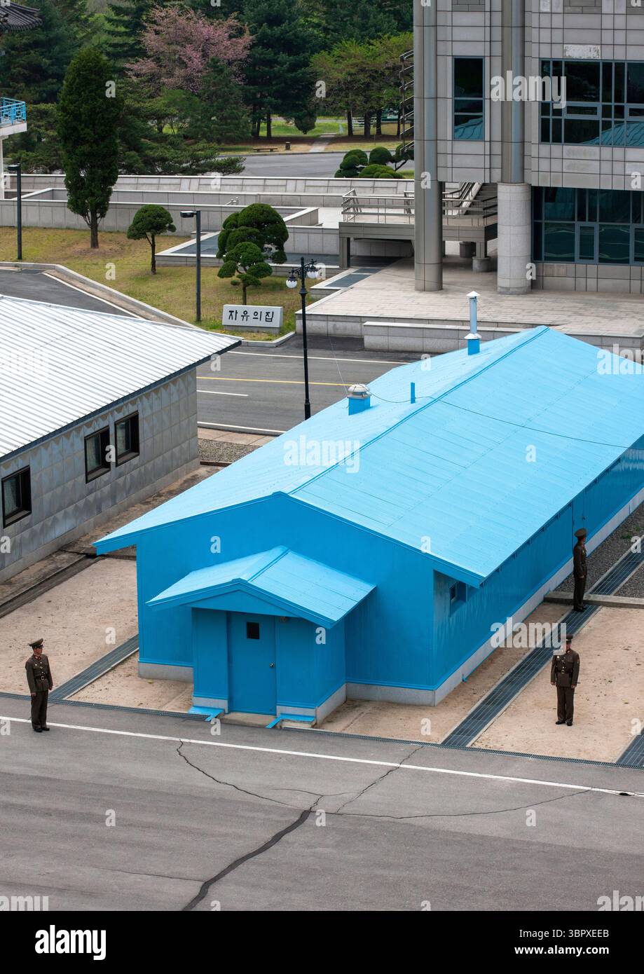 North Korean soldiers on the demarcation line in the DMZ, North ...