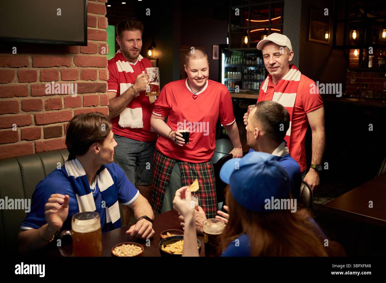 Women cheer during team hi-res stock photography and images - Alamy