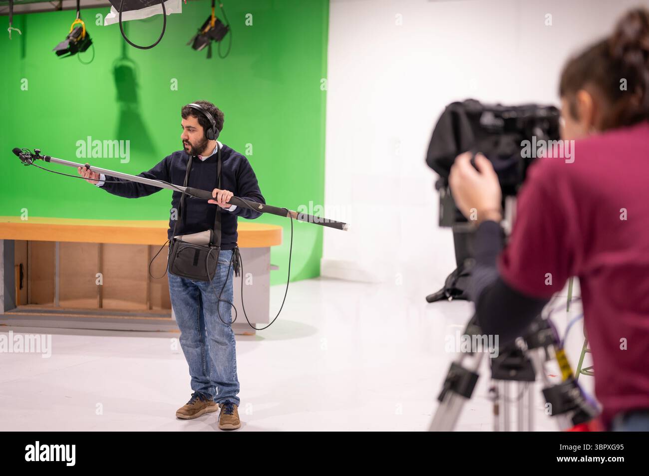 Students tv studio hi-res stock photography and images - Alamy