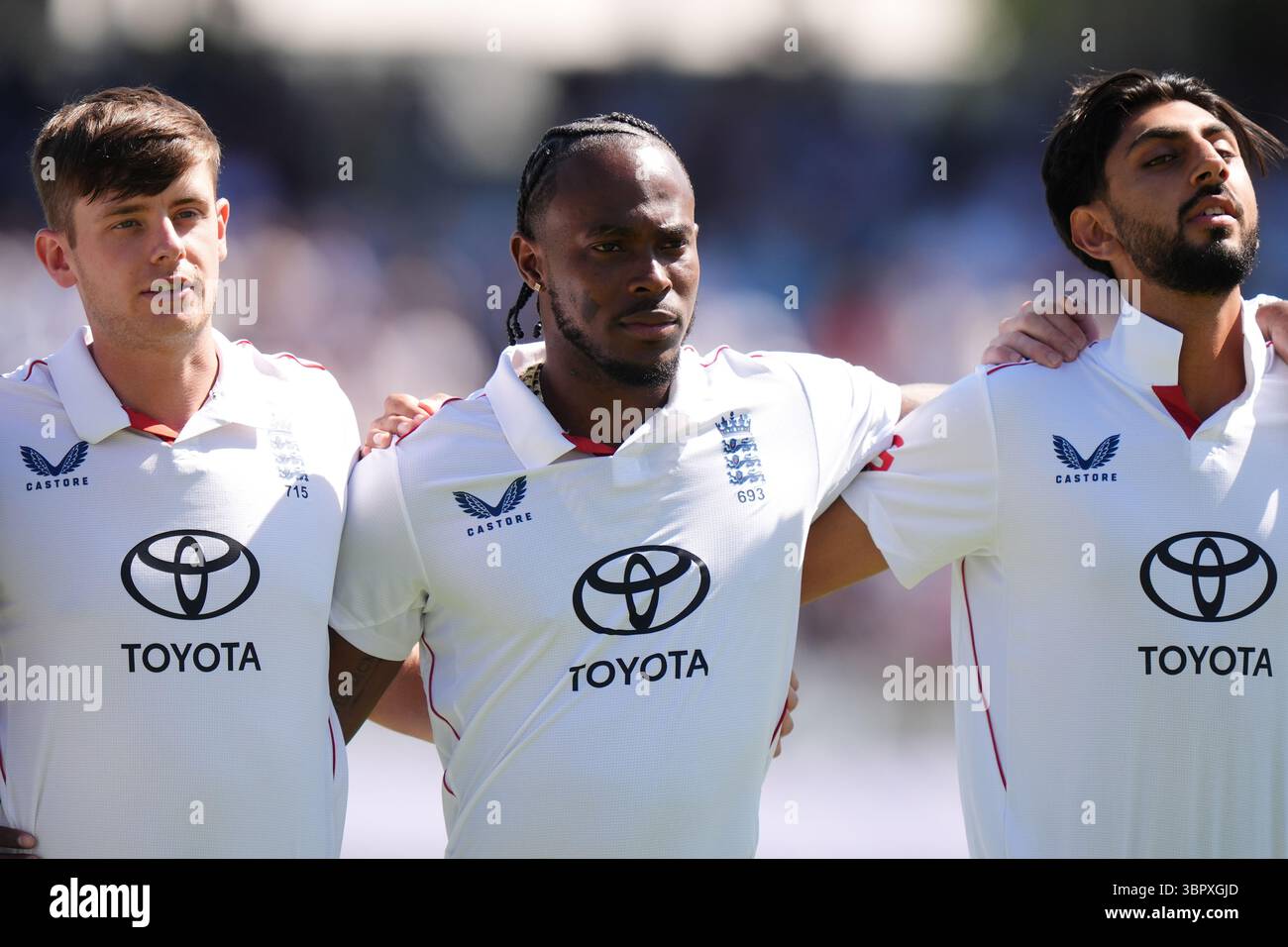 England's Jofra Archer (centre) during day one of the Third Rothesay ...
