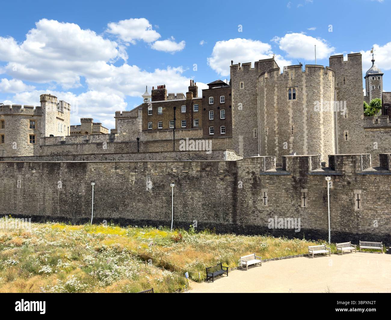 tower of london Gothic architecture in England Uk Stock Photo - Alamy