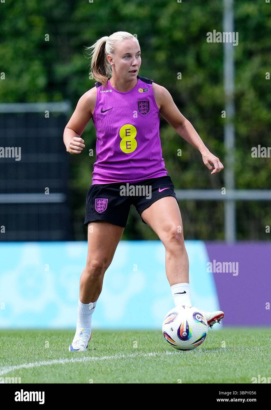 England's Beth Mead during a training session at the Sportanlage Au in Opfikon, Switzerland ...