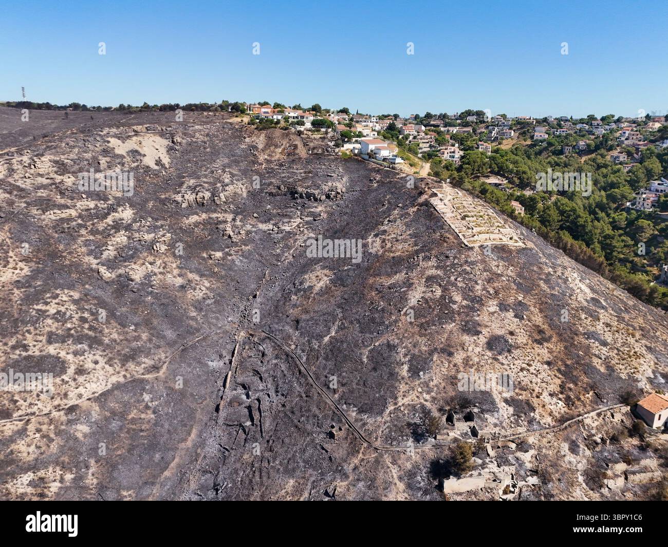 Inventory of fire damage in Marseille's northern neighborhoods, July 10 ...