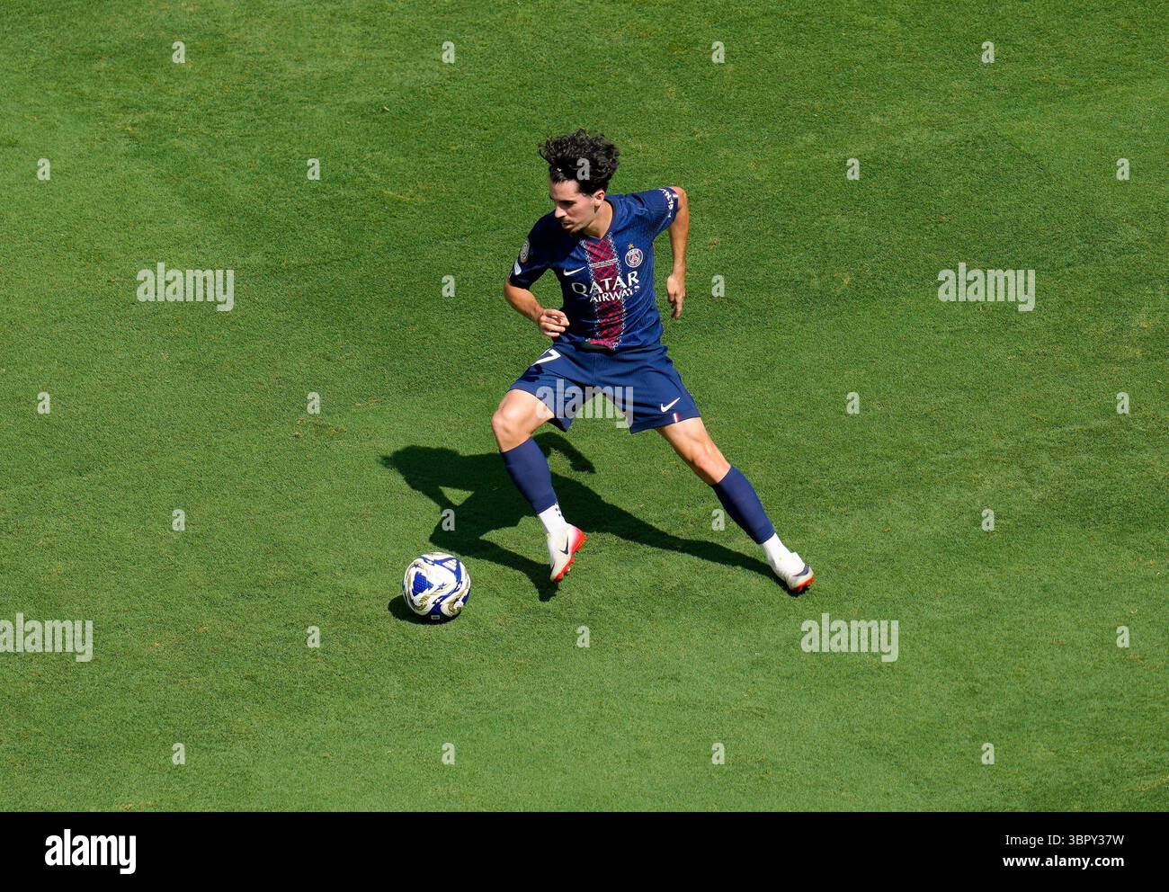 Vitinha (Paris Saint-Germain, #17) am Ball USA, Paris Saint-Germain vs ...