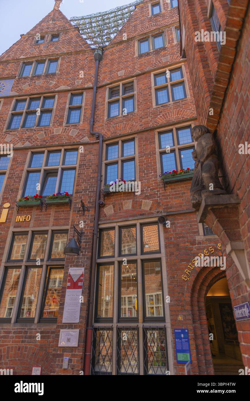 House of the Glockenspiel with 30 bells, Boettcherstrasse, cultural ...