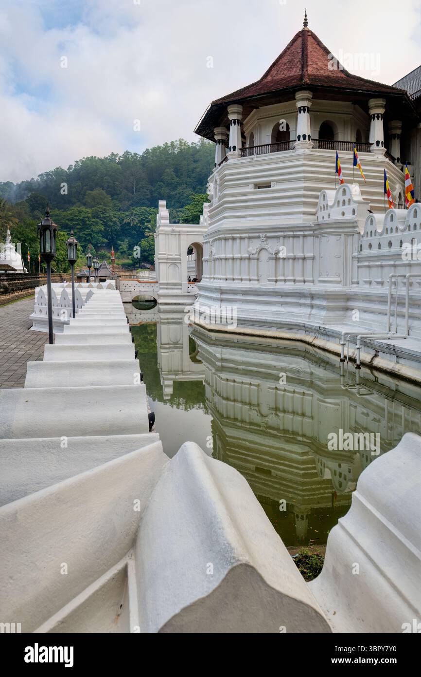 Temple of the sacred Tooth Relic or Sri Dalada Maligawa, Octagonal ...