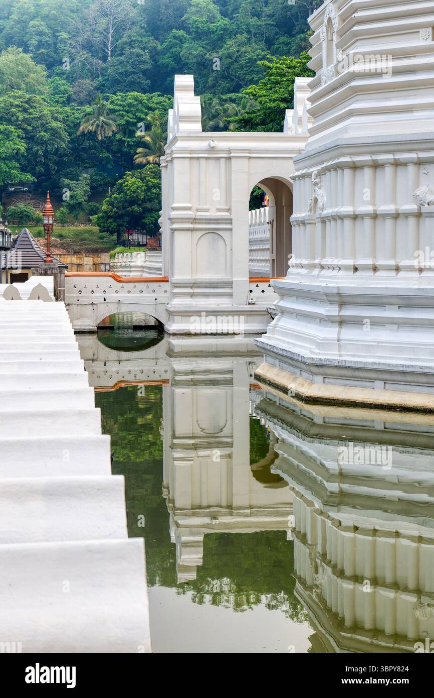 Temple of the sacred Tooth Relic or Sri Dalada Maligawa, Octagonal ...