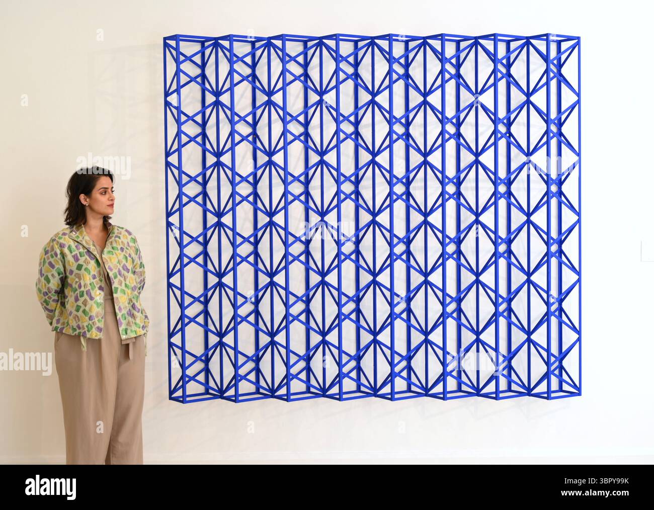 A preview of the new exhibition at Philips COSSING BORDERS , Modern Art ...