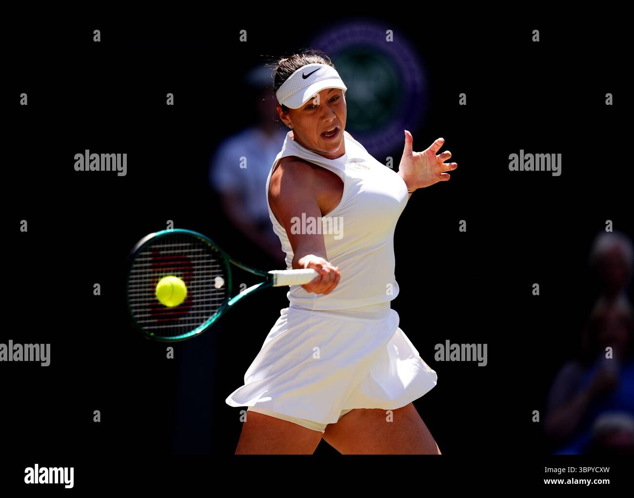 Amanda Anisimova during her Ladies' Singles match against Aryna ...