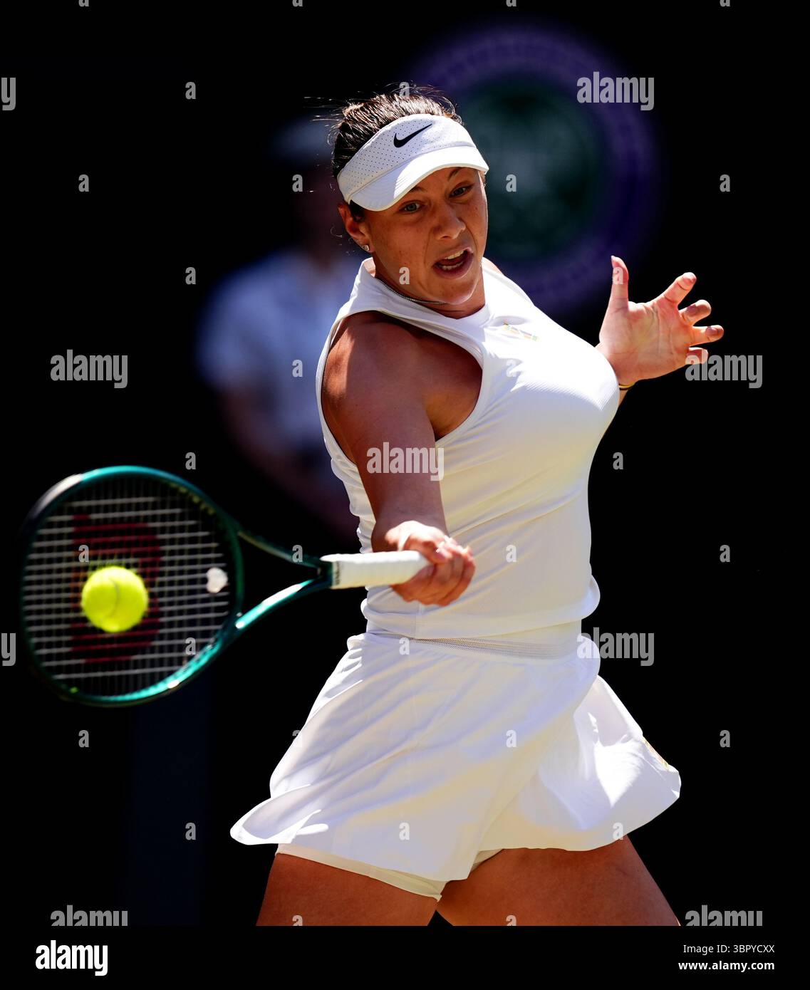 Amanda Anisimova during her Ladies' Singles match against Aryna ...