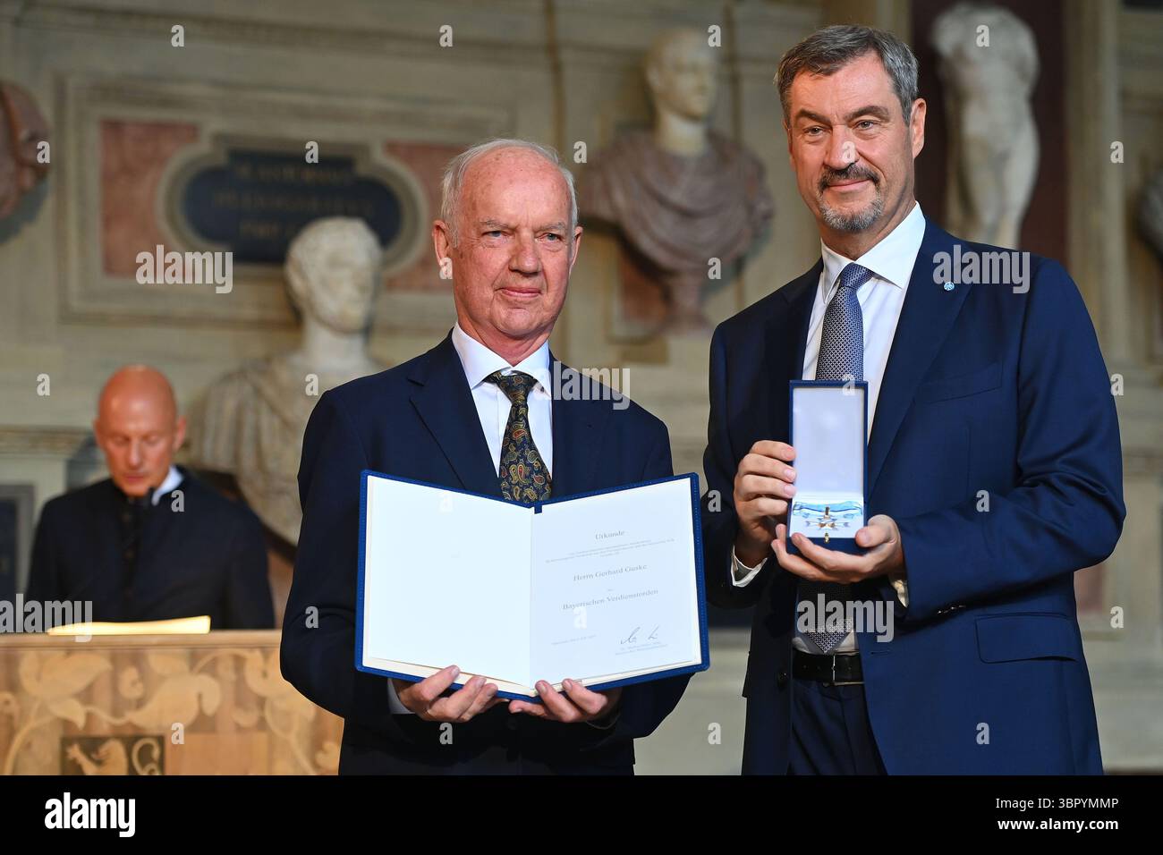 Gerhard Guske will receive the Bavarian Order of Merit from Markus ...