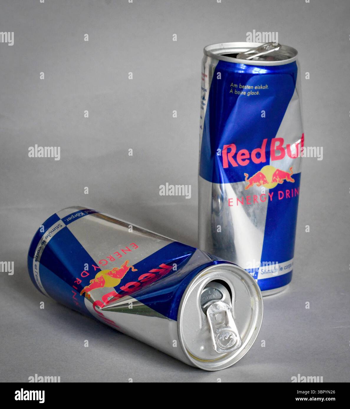Red Bull-dose. Fast verschwunden mit der Einfuehrung des Dosenpfands ...