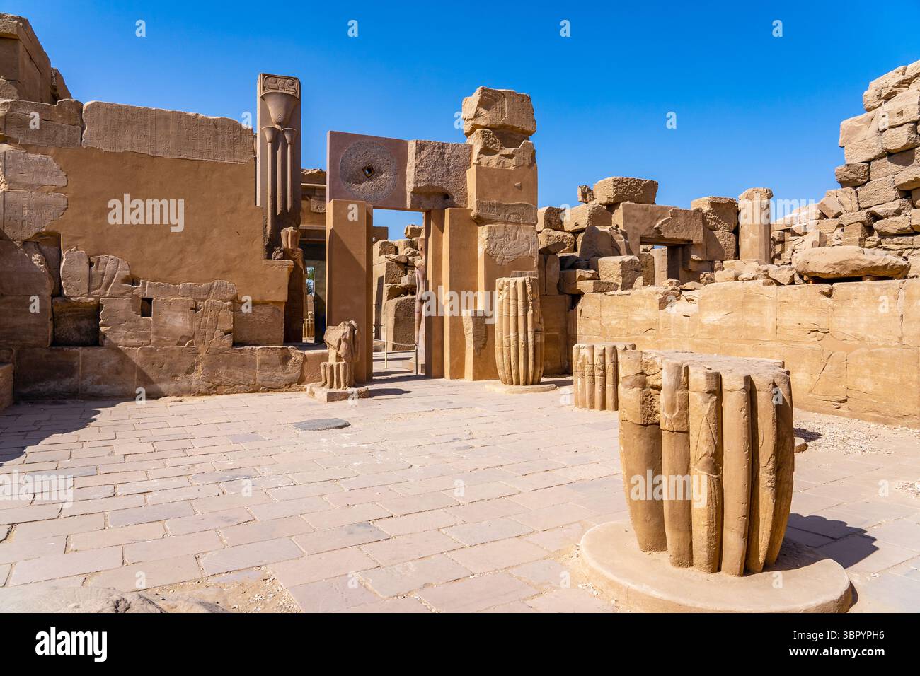 One of the many doors connecting the various rooms and courtyards ...