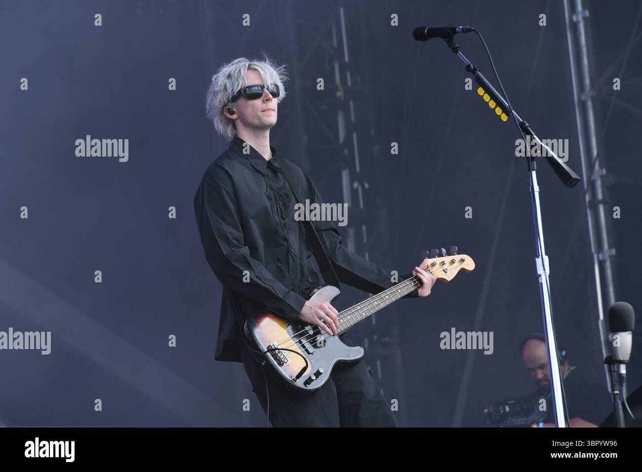 Inhaler glastonbury hi-res stock photography and images - Alamy