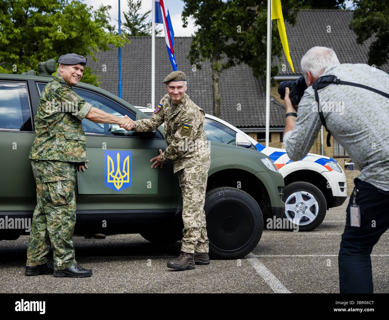 SOESTERBERG - Onno Eichelsheim (Commander of the Armed Forces) and Yurii Herashchenko (Ukrainian ...