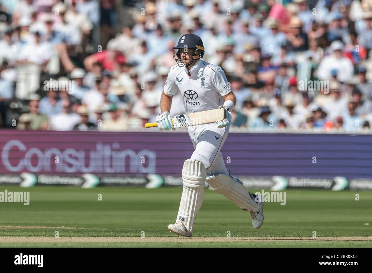 Joe Root of England makes one run during the 3rd Rothesay Test Match ...