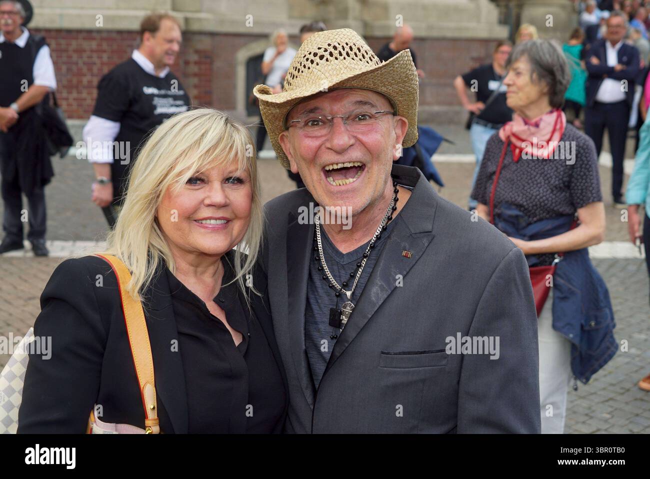 cntv Gaby Baginsky Saengerin, und Peter Sebastian, Saenger, zu Gast bei ...