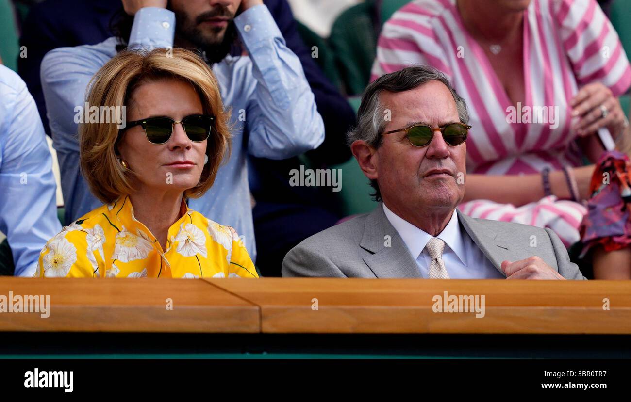United States Ambassador to the United Kingdom, Warren Stephens (right ...