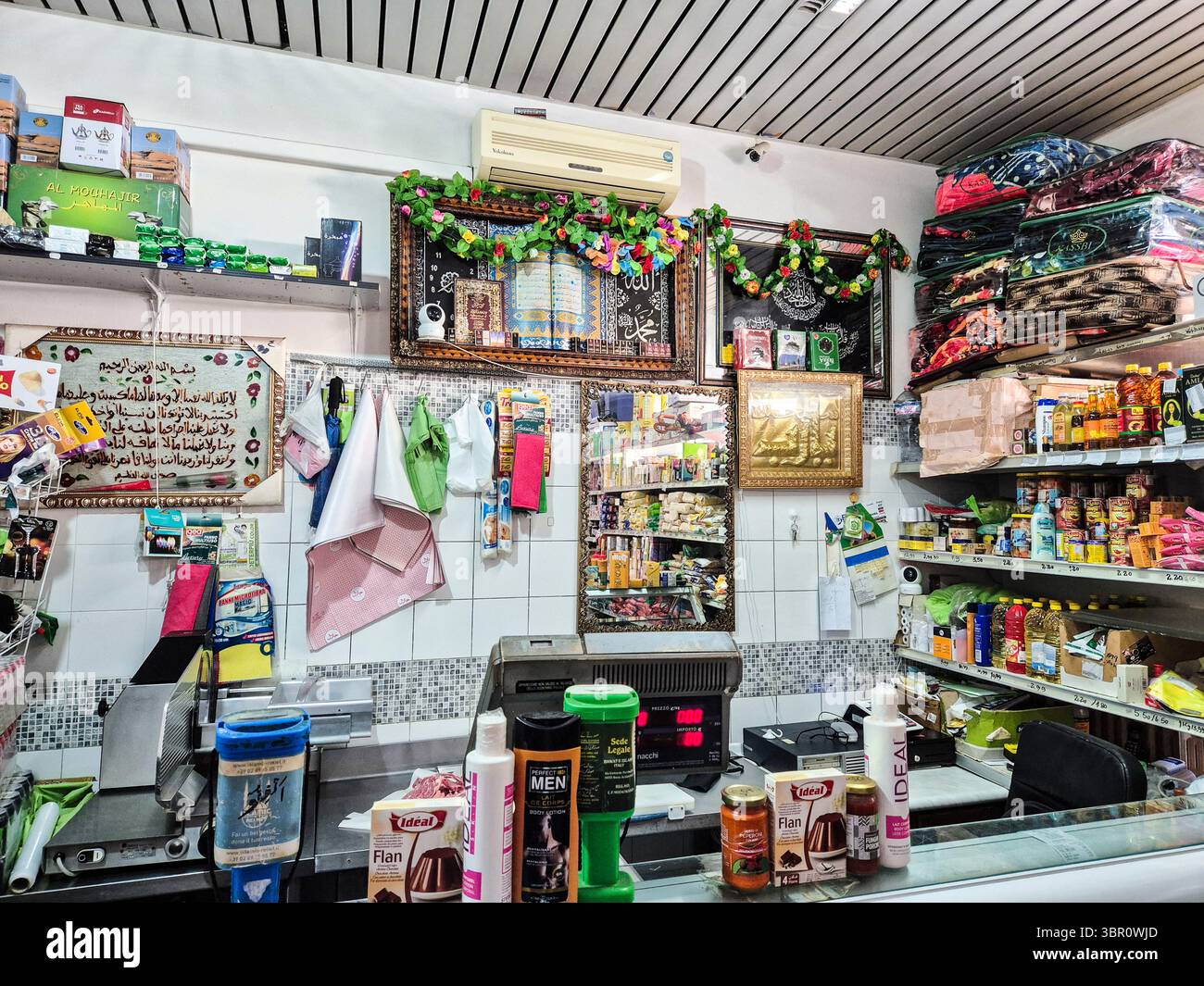 Italy, Legnano, Islamic market Stock Photo - Alamy