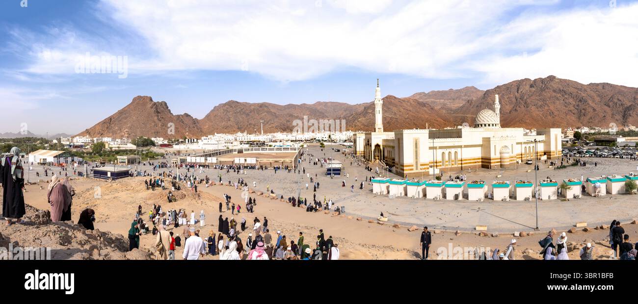 Medina, Saudi Arabia - December 18, 2024: Pilgrims at Mosque of the ...