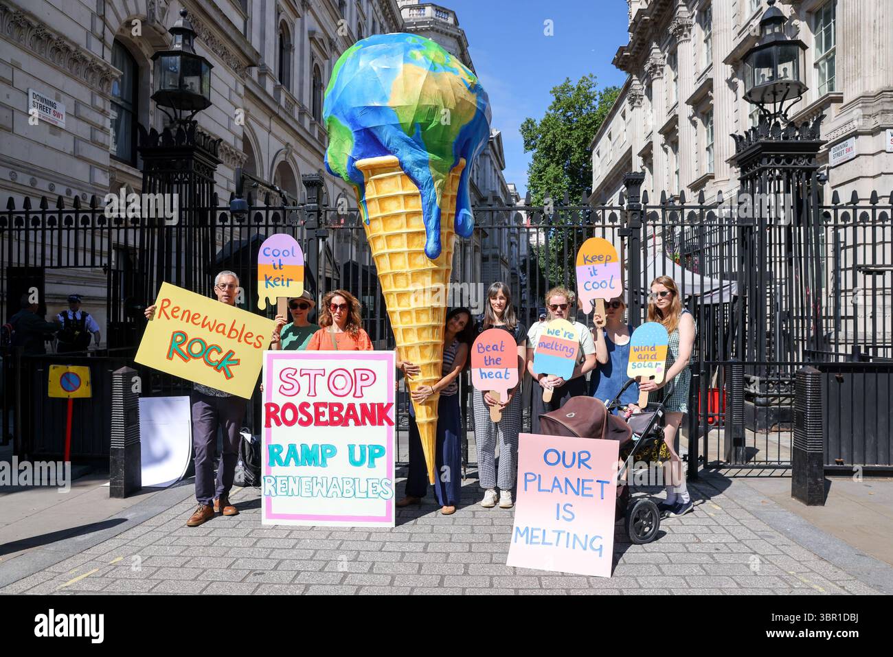 Members of the Mothers Rise Up group protest outside Downing Street in ...