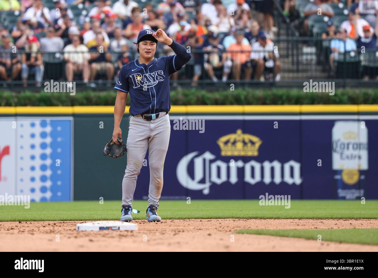 DETROIT, MI - JULY 9: Tampa Bay Rays shortstop Ha-Seong Kim (7) looks ...