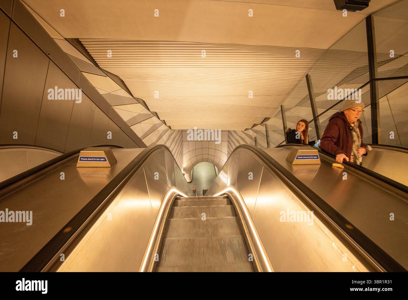 Elizabeth line liverpool street station hi-res stock photography and ...