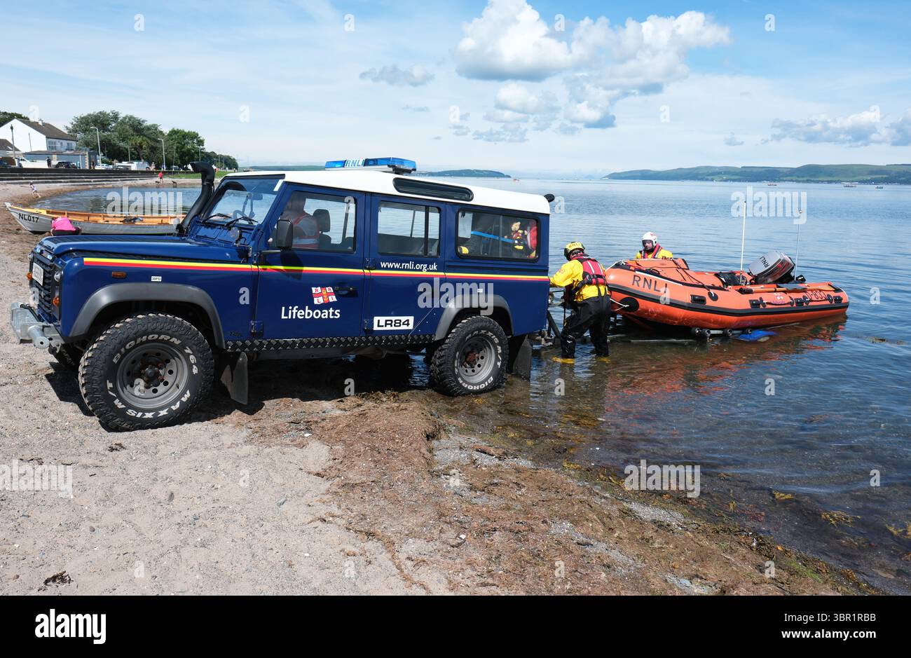 RNLI Lifeboat Land Rover Defender 110 TD5 with a D Class inshore ...