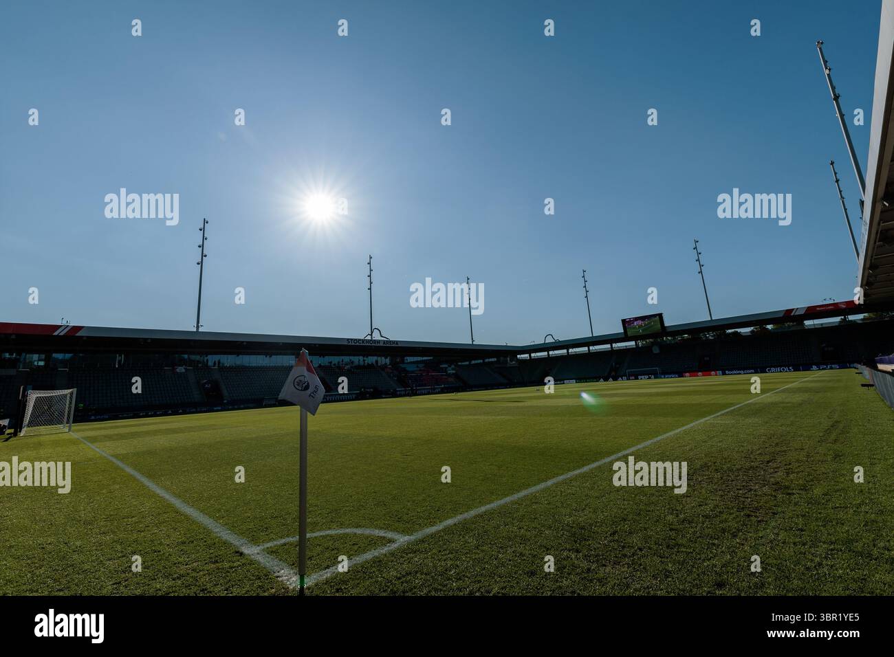 Innenansicht der Arena Thun im Sonnenschein, Gegenlicht UEFA Women?s ...