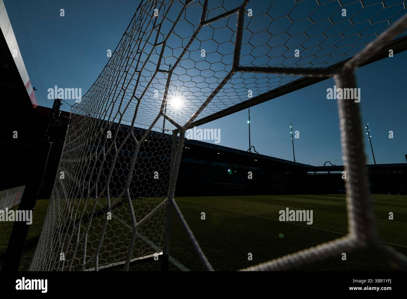 Innenansicht der Arena Thun, Gegenlicht, Sonnenschein UEFA Women?s Euro ...